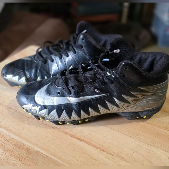 Nike | Shoes | Nike Black And Silver Football Cleats | Poshmark